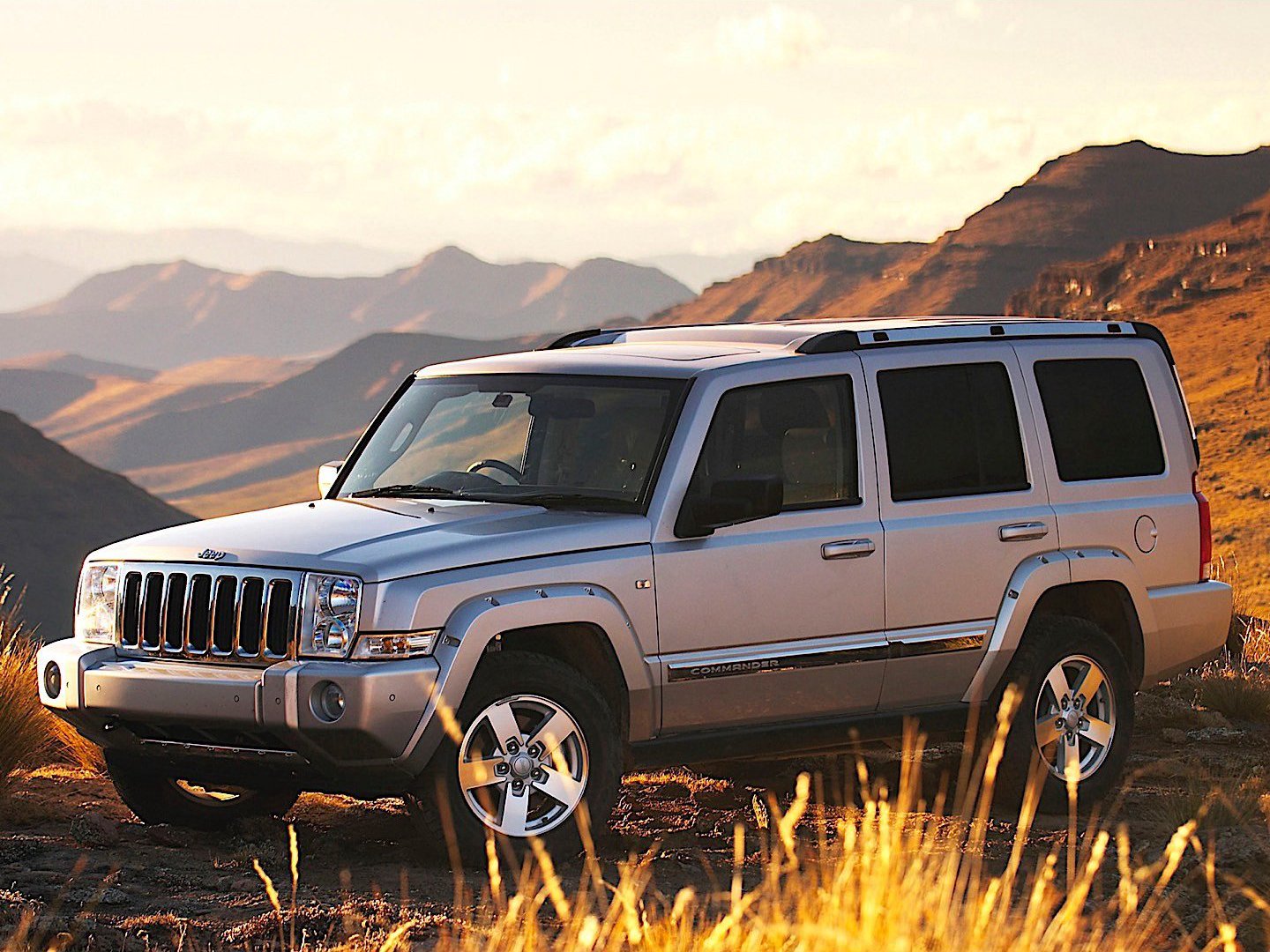 Jeep Commander SUV (2006-2010) | Specifications, Reviews, Price ...