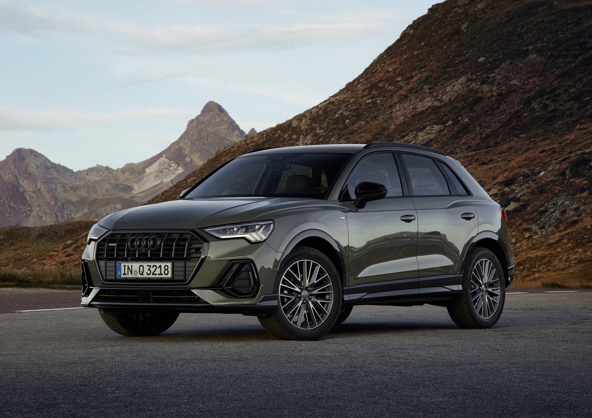Audi Q3 F3 Crossover (2018) | Specifications, Reviews, Price Comparison ...