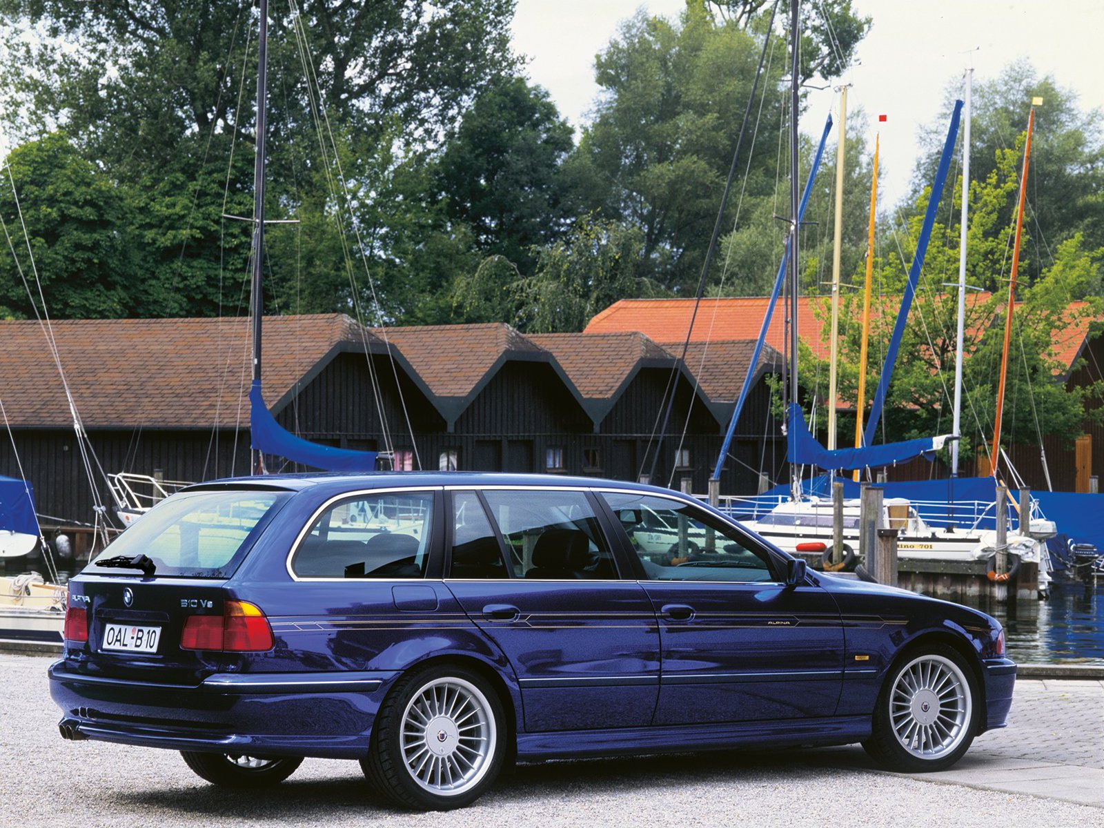 Alpina B10 Touring E39 Station Wagon (1998-2004) | Specifications ...