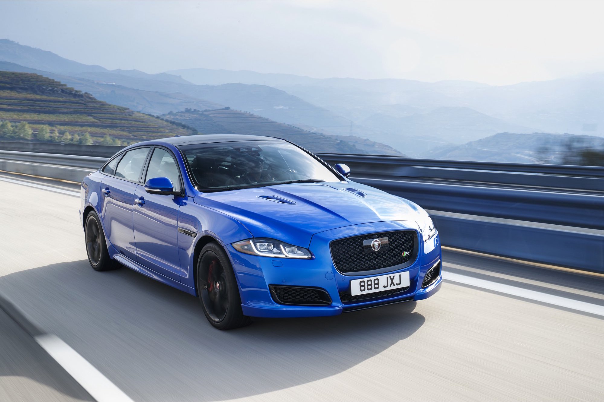 Jaguar XJ X351 Sedan (2009-2019) | Specifications, Reviews, Price ...