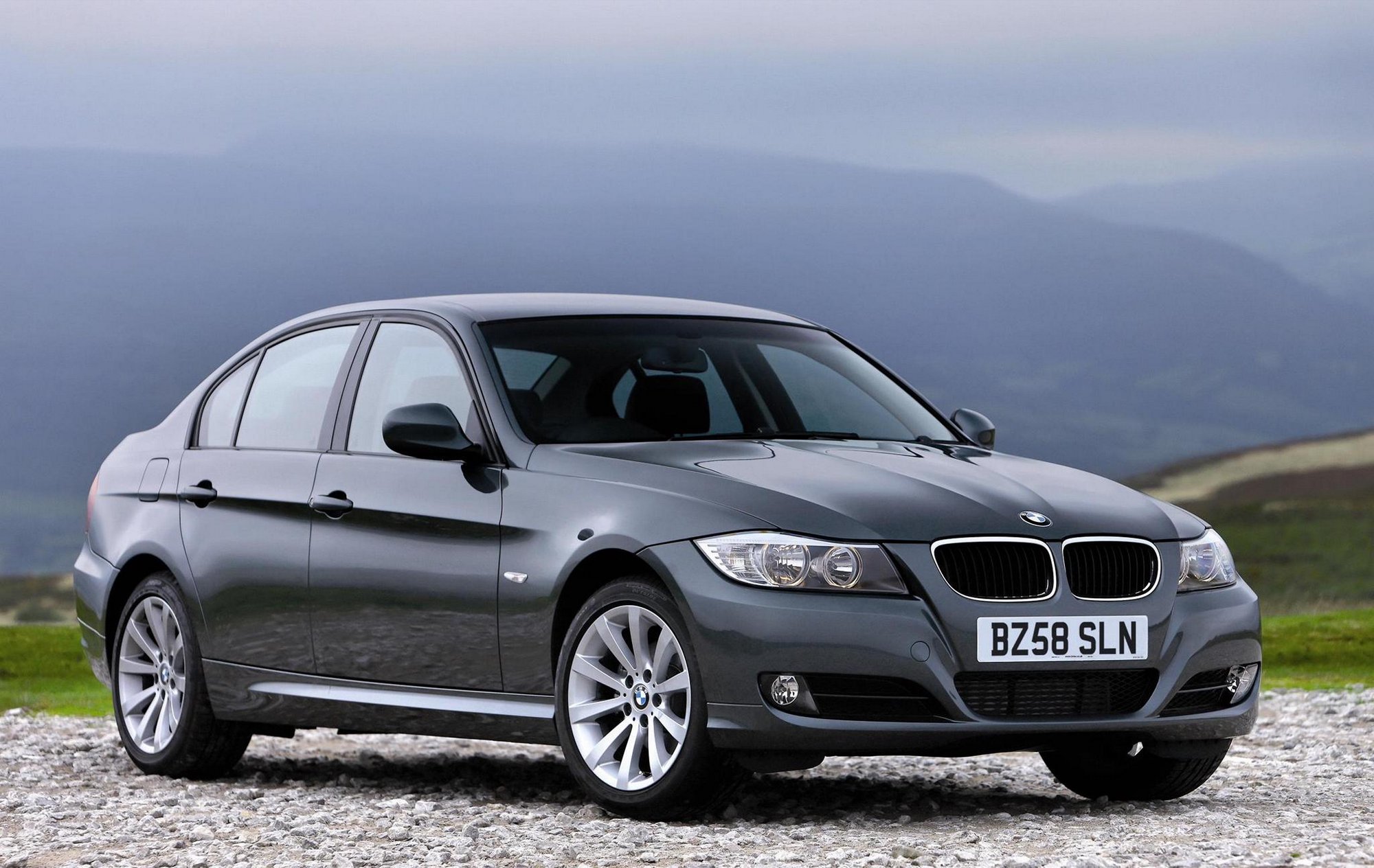 BMW 3 Series E90 LCI Sedan (2008-2012) | Specifications, Reviews, Price ...