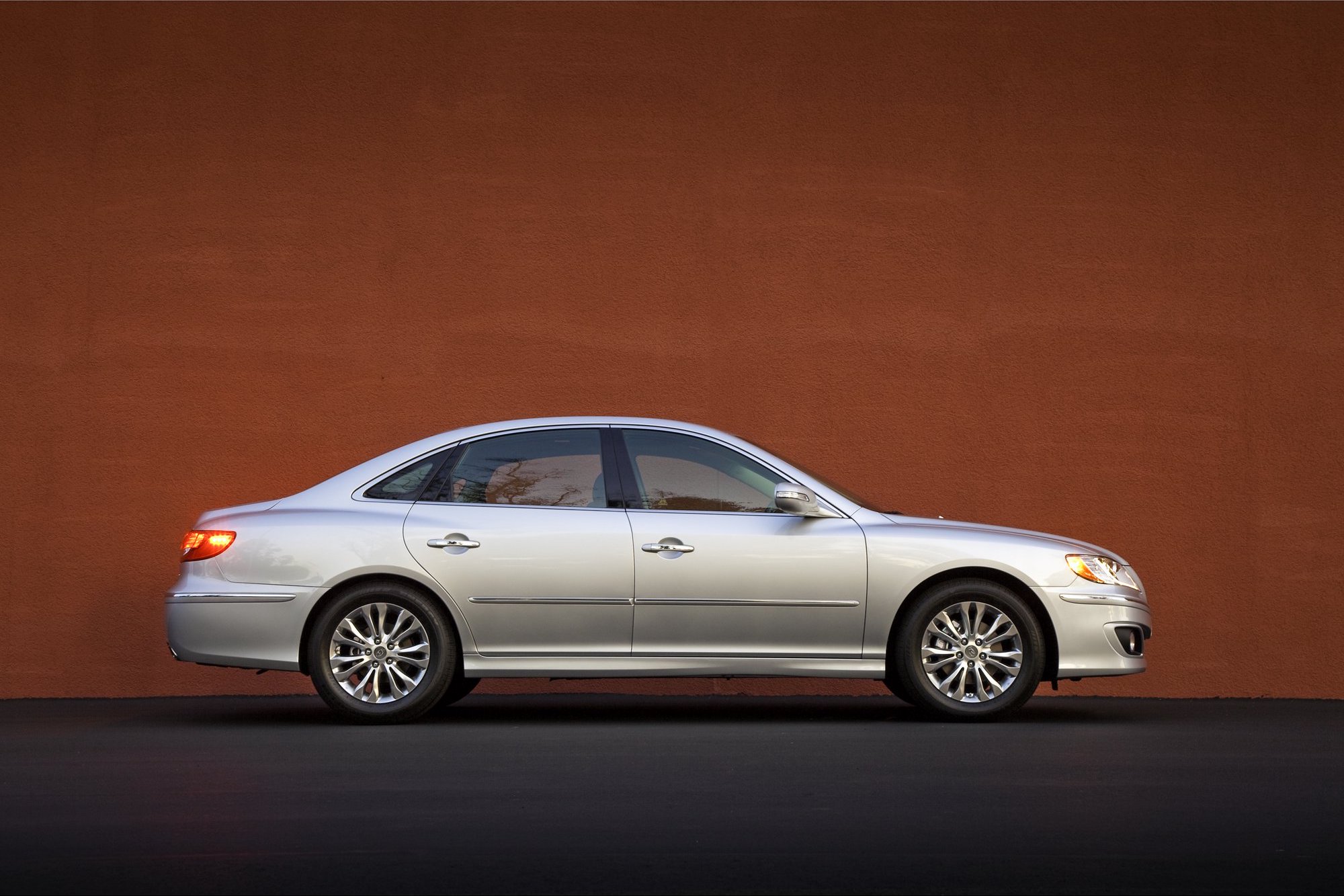 Hyundai Grandeur / Azera 4 (TG) facelift Sedan (2009-2011 ...