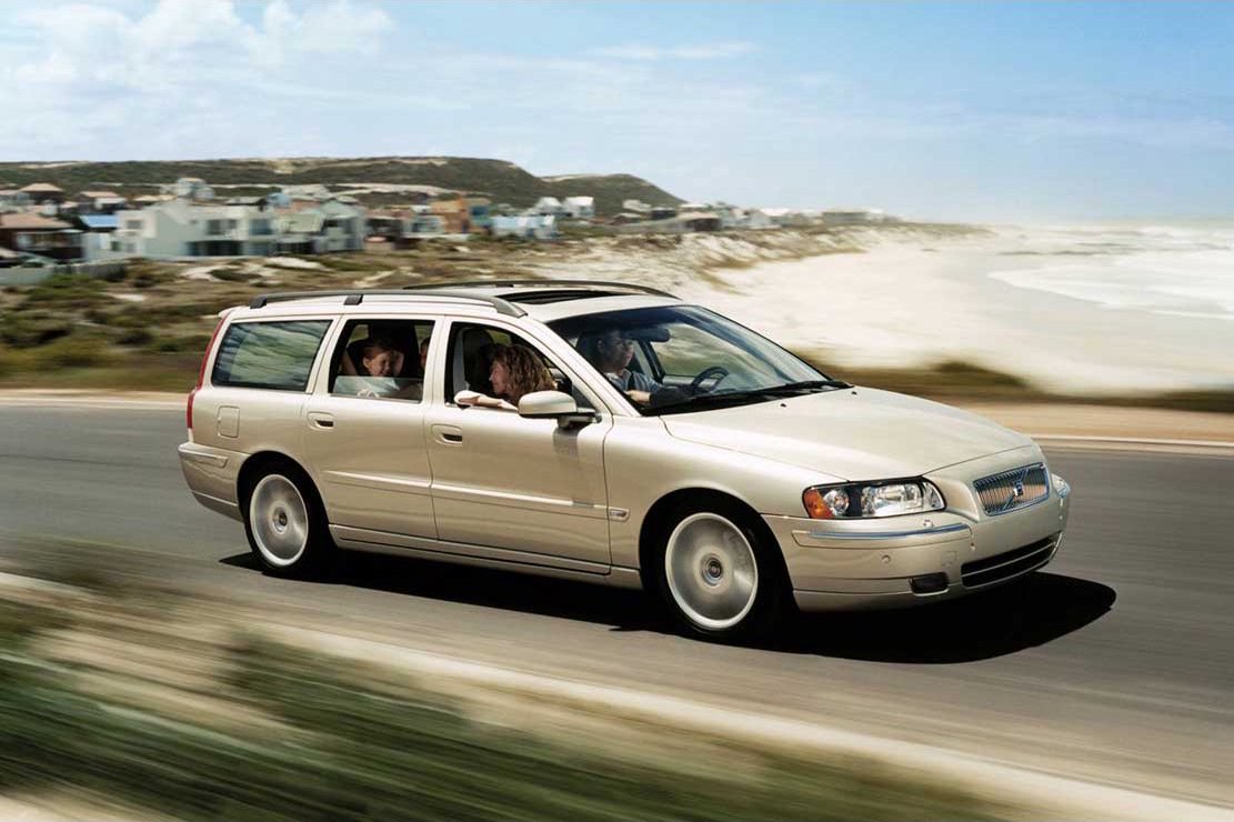 Volvo V70 II facelift Station Wagon (2004-2007) | Specifications ...