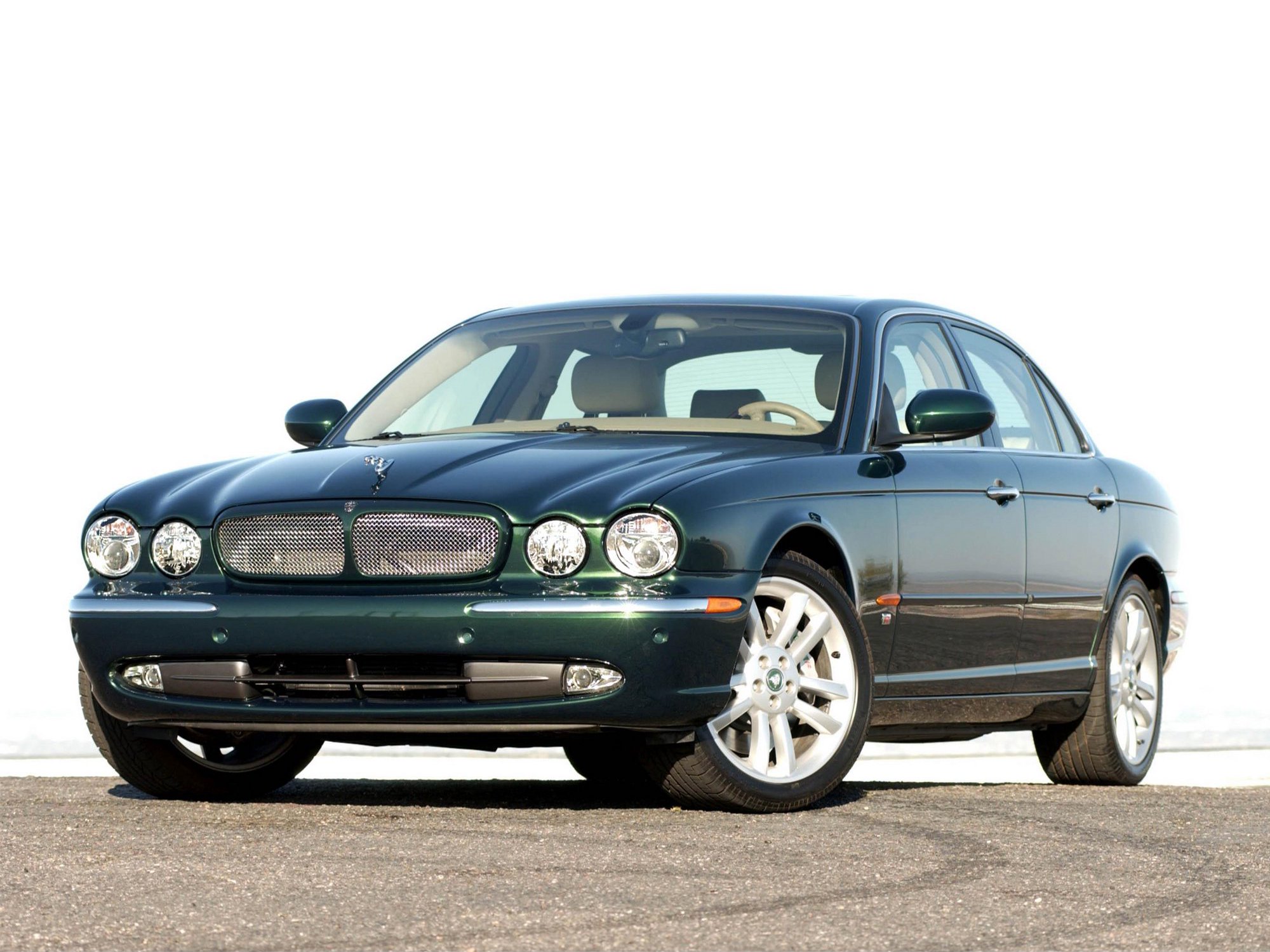 Jaguar XJ X350 Sedan (2003-2006) | Specifications, Reviews, Price Comparison, and More | Neofiliac