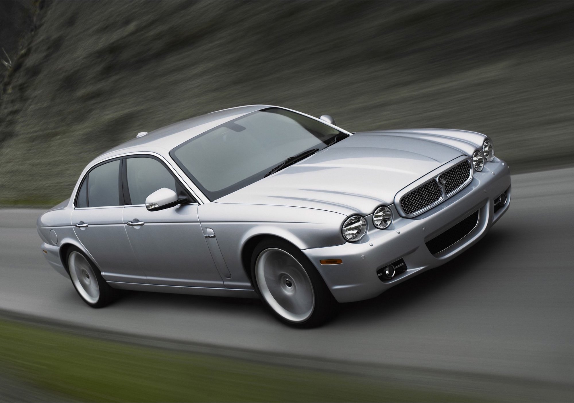 Jaguar XJ X358 Sedan (2007-2009) | Specifications, Reviews, Price Comparison, and More | Neofiliac