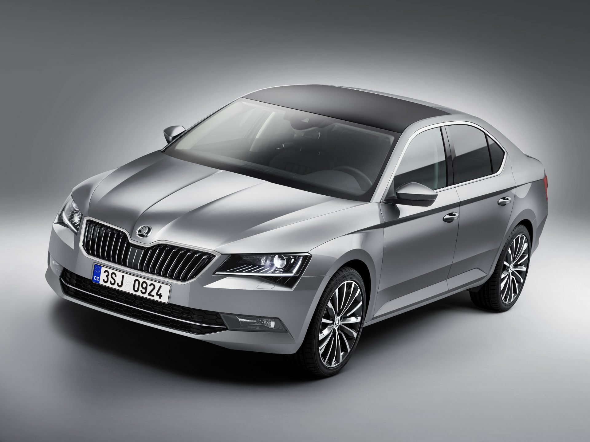 Skoda Superb B8 (3V) Sedan (2015-2019) | Specifications, Reviews, Price ...